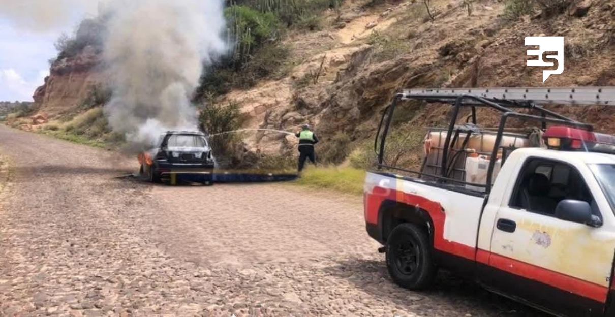 Sofocan incendio de un vehículo rumbo a Los Manantiales de Taxhidó - Es ...