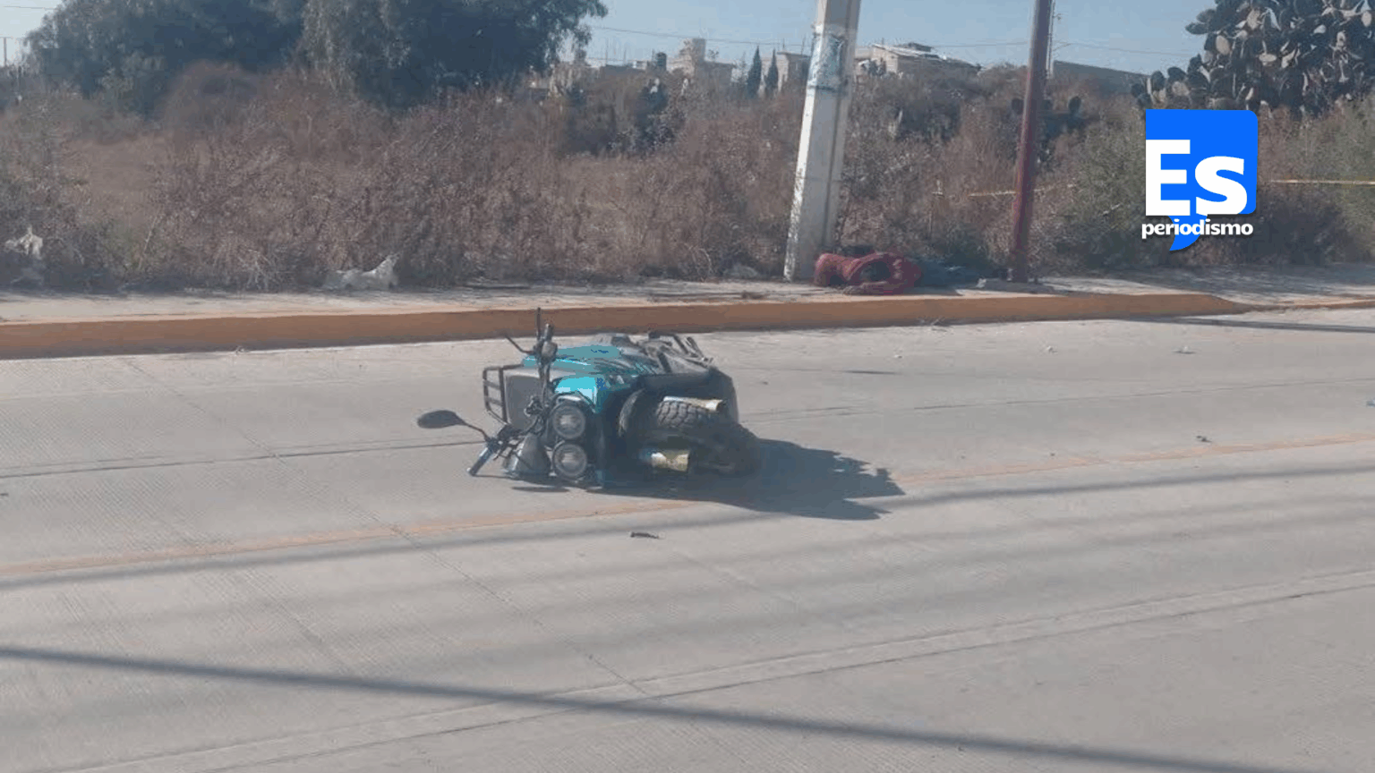 Chocó contra un poste y murió solitario motociclista - Es Periodismo MX