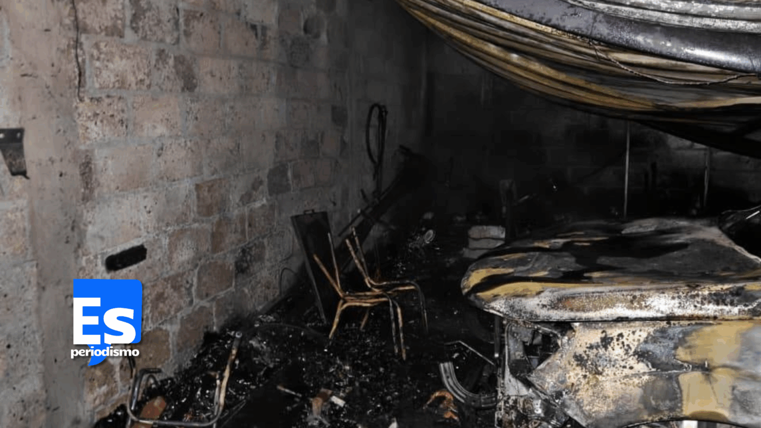 Explosión e incendio por fuga de gas daña vivienda y tres vehículos ...